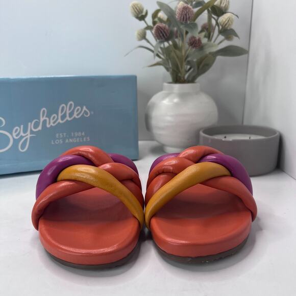 Seychelles | Shoes | Seychelles Low Key Glow Up Leather Puff Slide ...